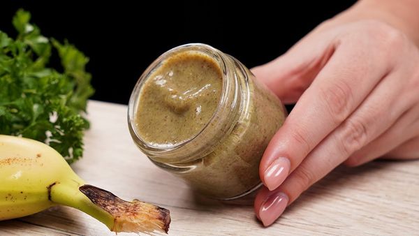 Rejuvenate Your Face with Banana Peel and Parsley – Green Tricks