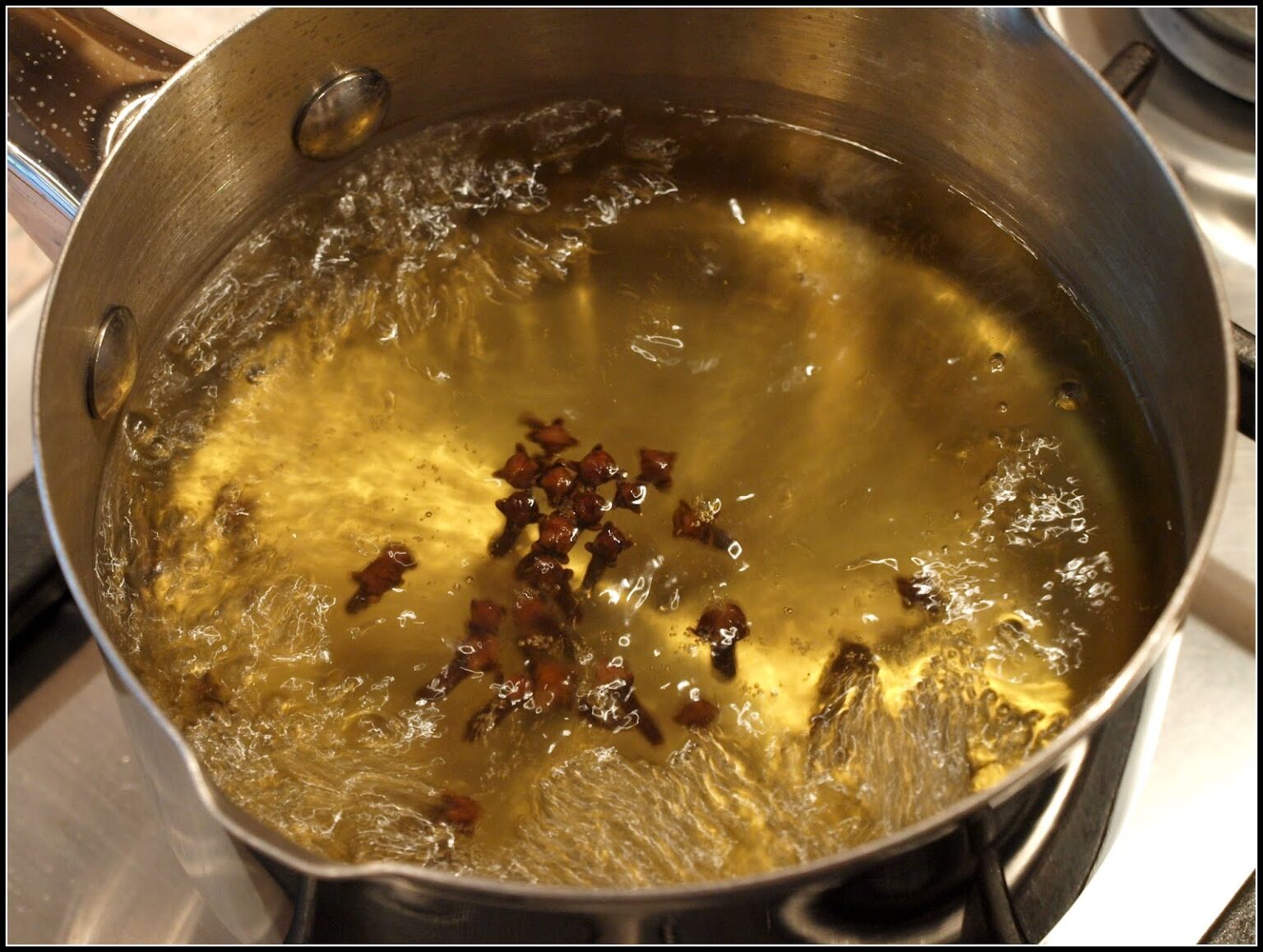 Boil Guava Leaves for These Incredible Health Benefits – Green Tricks